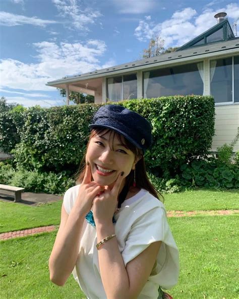 石田亜佑美さんのインスタグラム写真 石田亜佑美instagram「🌈 25歳も大好きな1年でした ️ ありがとう ️