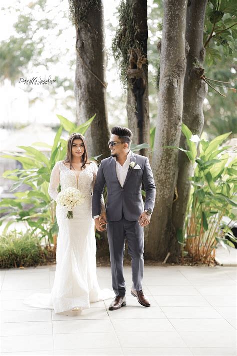 දිවිගමනේ සොඳුරු පිටුවක් පෙරලූ ආදරණීය හඬ අශාන් ප්‍රනාන්දු Photos Ashan Fernando Hiru