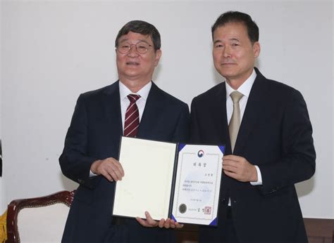 탈북 외교관 1호 고영환 통일부 장관 특별보좌역 위촉 파이낸셜뉴스