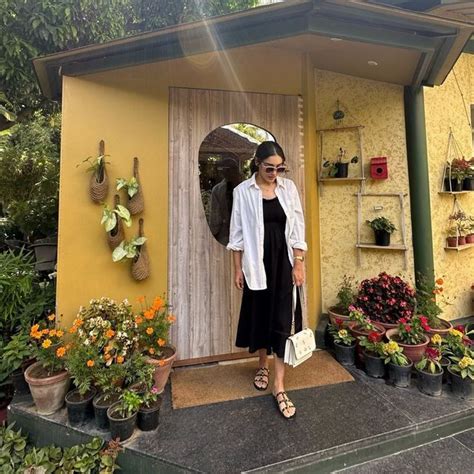 ਨਵਨੀਤ ਕੌਰ Navneeeetkaur • Threads Say More