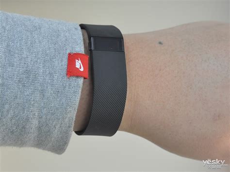 让经典愈发完美 Fitbit Charge智能手环高清图评