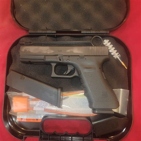 Glock 17 Gen3 G17 9mm Semiautomatic Pistol 2x17 Round Magazine 9mm L