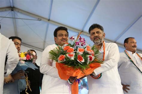 ಚಿತ್ರಗಳು ಕರ್ನಾಟಕ ಕಾಂಗ್ರೆಸ್ ಪ್ರಚಾರ ಸಾರಥಿಯಾದ ಎಂಬಿ ಪಾಟೀಲ್ Mb Patil Took