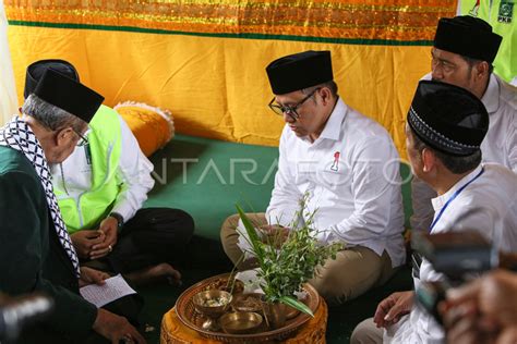 Cawapres Muhaimin Iskandar Ziarah Ke Makam Ulama Aceh ANTARA Foto