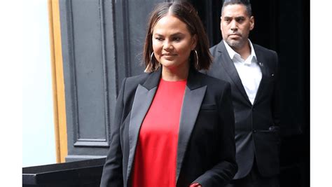 Chrissy Teigen Twitter Is My Connection To The World 8days