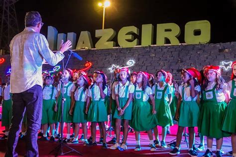 Em noite de emoção Juazeiro recebe Papai Noel na Vila do Natal