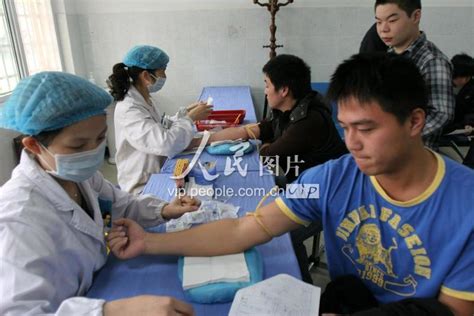 南京冬季征兵进入初检阶段 人民图片网
