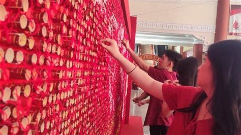 Rayakan Imlek 2025 Ratusan Warga Tionghoa Gantungkan Doa Di Puzzle