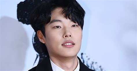 류준열 첫 팬미팅 소속사 불법 티켓 취소 처리