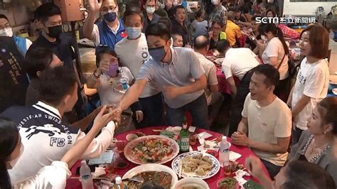 北市三腳督市場拜票「王不見王」！攤商挺阿中：免治馬桶讚 政治 三立新聞網 Setncom