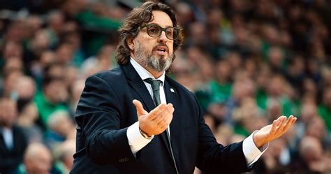 Andrea Trinchieri “market Mi Hangi Market” Eurohoops
