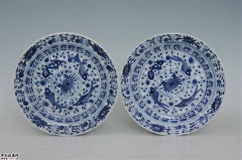 清乾隆景德镇窑青花鱼藻纹菱口杯碟2套 藏家展厅 收藏资讯 艺术家 书画家 书画名人 书法家 中华收藏网