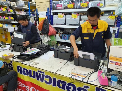 เปิดให้บริการตามปกติจ้า เครื่องซ่อมก็เยอะ งานขายก็แยะ แพคของส่งต่างจังหวัดรัวๆจ้า 💥 หยุดปีใหม่