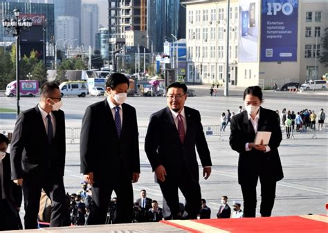 УИХ ын дарга Г Занданшатар Бүх Хятадын Ардын Төлөөлөгчдийн Их Хурлын Байнгын хорооны дарга Ли