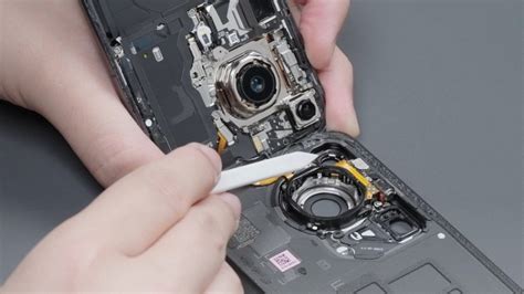 Huawei Pura Ultra Δείτε το εσωτερικό του και την κάμερα με τον νέο μηχανισμό video