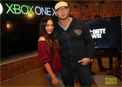 Photo Megan Fox Tests Out The New Xbox One X 18 Photo 3982193 Just