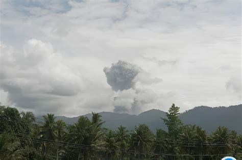 Erupsi Gunung Dukono Di Malut Muntahkan Abu Vulkanik Setinggi 1 5
