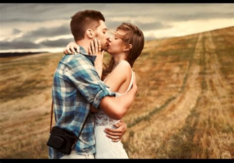 Beijo Na Boca Tipos De Beijos Na Boca Brasil Escola