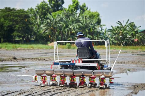 Benefits Of Using The Tym Precision Seeder Riding Type