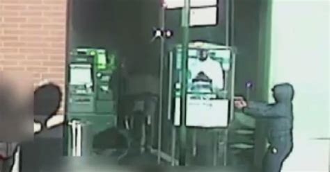 New Video Woman Opens Fire In Broad Daylight Near Times Square Cbs