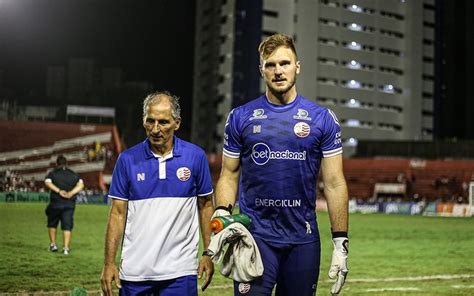 Botafogo acerta São Paulo e corre documentação para ter Lucas