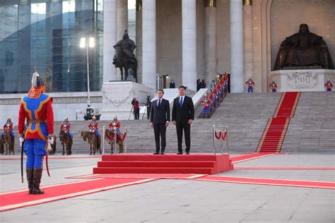 БНФУ ын Ерөнхийлөгч Эммануэл Макроны төрийн айлчлал эхэллээ