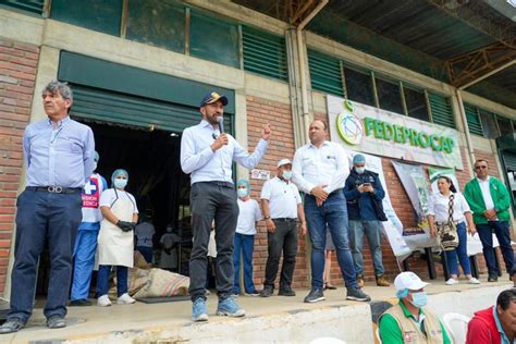 De mano de un campesino a la mano de otro campesino la ADR a través de