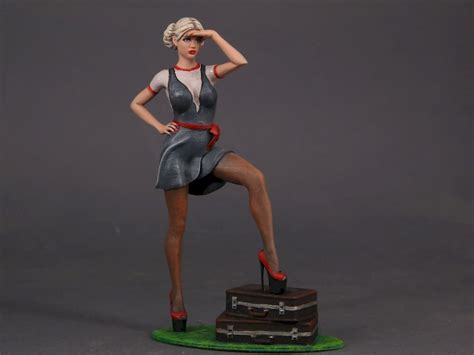 Painted Resin Figure Of Woman A X Mb Models