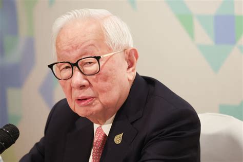 Apec峰會落幕 張忠謀說明與習近平互動 圖 Yahoo奇摩汽車機車