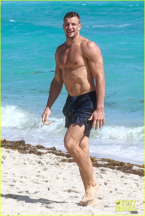 Nfls Rob Gronkowski Looks Like He Doesnt Miss A Day At The Gym
