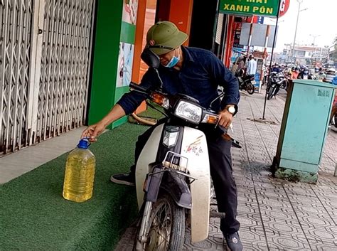 Công An Đồng Nai Khuyến Cáo Không Tích Trữ Xăng Dầu Tiềm ẩn Nguy Cơ Cháy Nổ