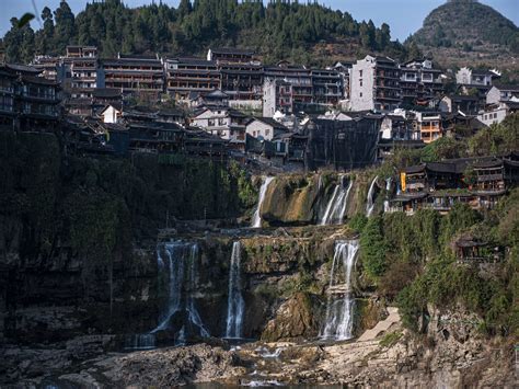 芙蓉镇的美景感言湘西芙蓉镇夜景的说说大山谷图库