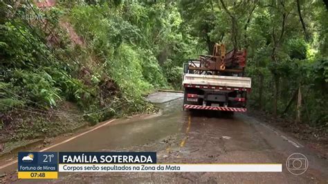 Vídeo Corpos da família soterrada em estrada de Brumadinho serão