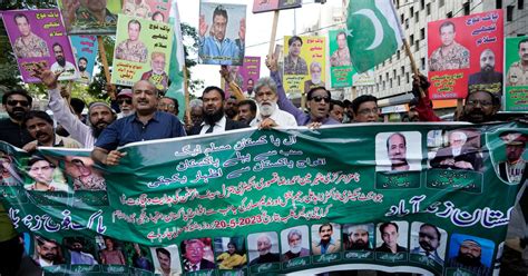 Pakistan Re Arrests Imran Khans Key Associate Amid Crackdown On His