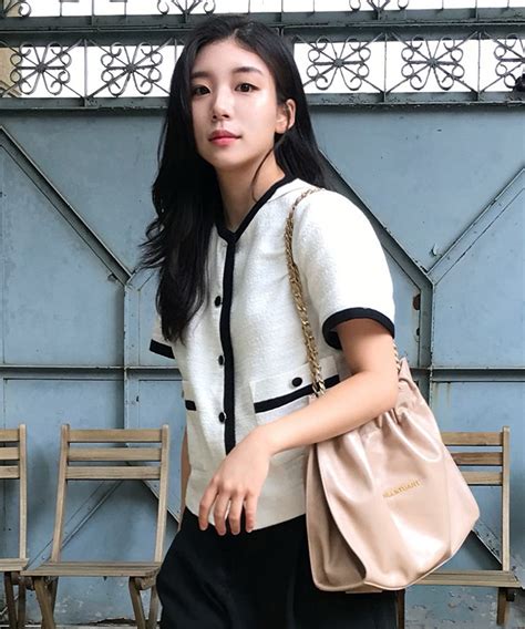 코코체인 베이지 드로우스트링 체인 숄더백 M Jaba3f152i2