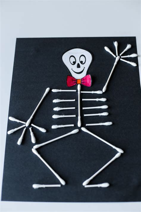 Easy Q Tip Skeleton Craft {free Printable } Thriving Home Mobil