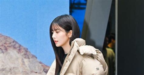 사진 권은비섹시 각선미 조선비즈