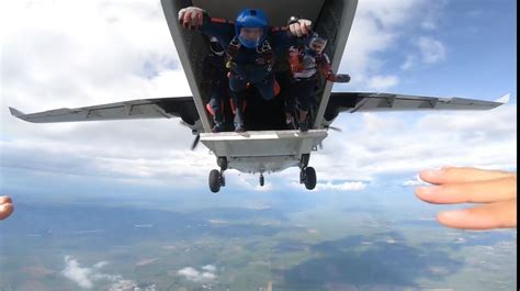 Paracaidistas Que Engalanarán Los Cielos De La F Air 2023 Realizaron