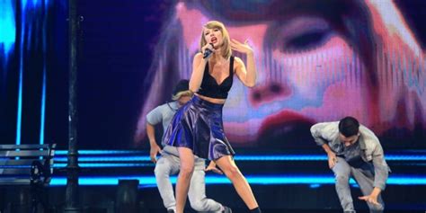 泰勒 斯威夫特（taylor Swift）演唱会上的一次有计划的袭击 第 3 级 Chinese In Levels