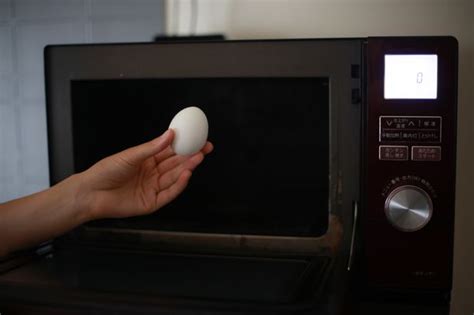 Michelin Star Chef Shares Perfect Poached Egg Hack And Slams Using