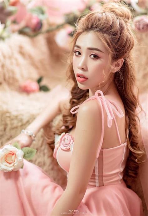Pinky Bảo Trân Hot Girl Kem Pinky Của Nhóm Ghiền Mì Gõ Netizen Việt