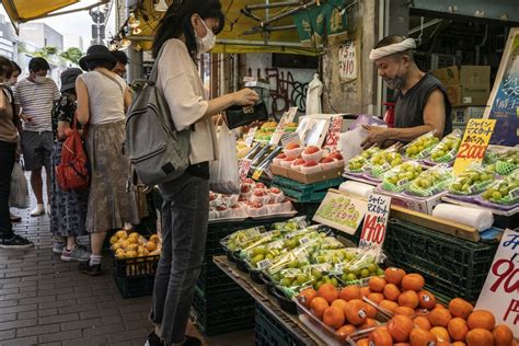 9月消費者物価28％上昇、13カ月ぶり3％割れ－電気･ガス代下落 Bloomberg