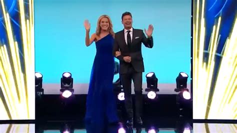 Wheel Of Fortune Co Host Vanna White Extends Contract For 2