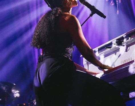 Z Wallpaper Alicia Keys Concert Mobile Phone Wallpapers