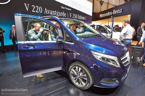 V Class Luxury Mpv Brings Its Huge Behind In Geneva Autoevolution