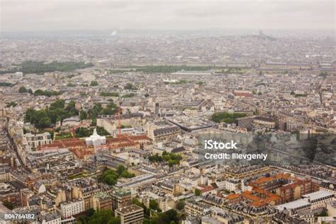 높이에서 파리의 거리의 보기 유럽 여행 프랑스의 관광 명소입니다 흐린 파리입니다 하늘에 구름입니다 거리에 대한 스톡 사진 및 기타 이미지 Istock