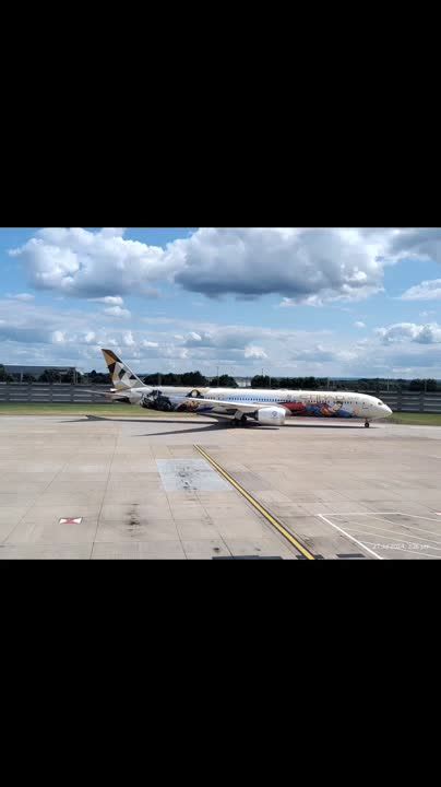 Fasaludheen Omban On Linkedin Etihad Warnerbros Dreamliner