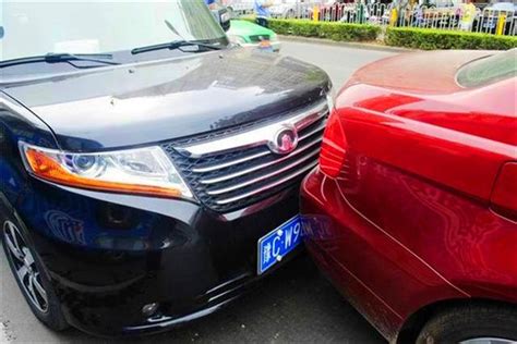 怎麼判斷車頭與前車距離？老司機教你一小竅門，輕鬆判斷 每日頭條