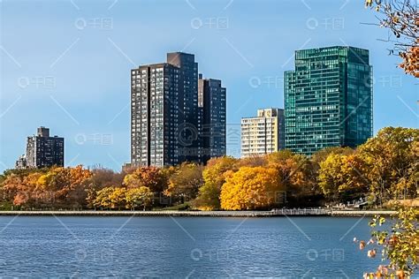 美国ai数字艺术 美国自然风光写实风格湖水树木高楼风景商业照片 Ai图片免费下载 Png格式 4032像素 编号71446538 千图网
