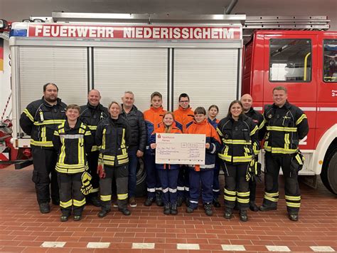 Vorweihnachtliche Bescherung für Jugendfeuerwehren der Stadt